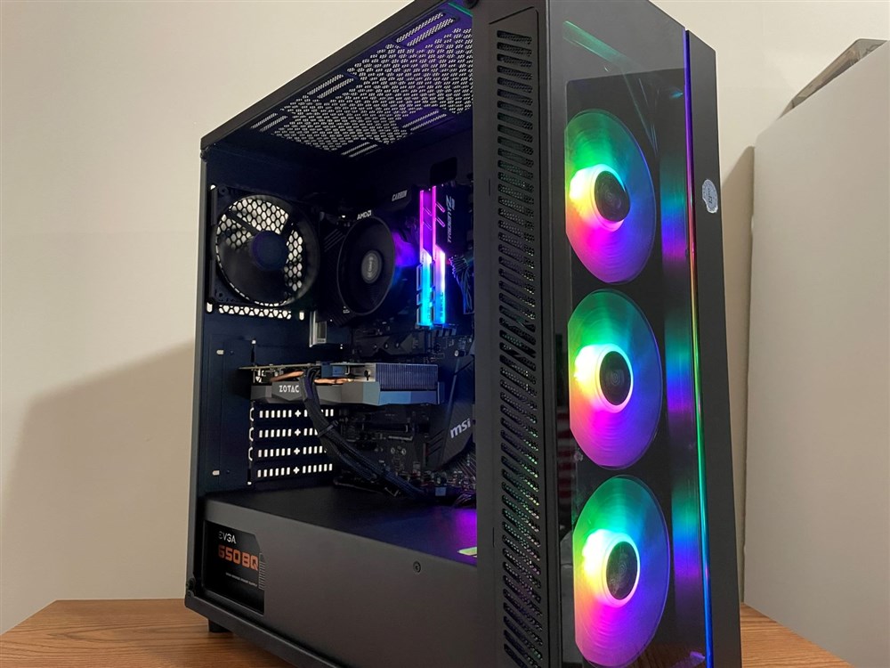 The Ultimate Gamer Build - Micro Center Build