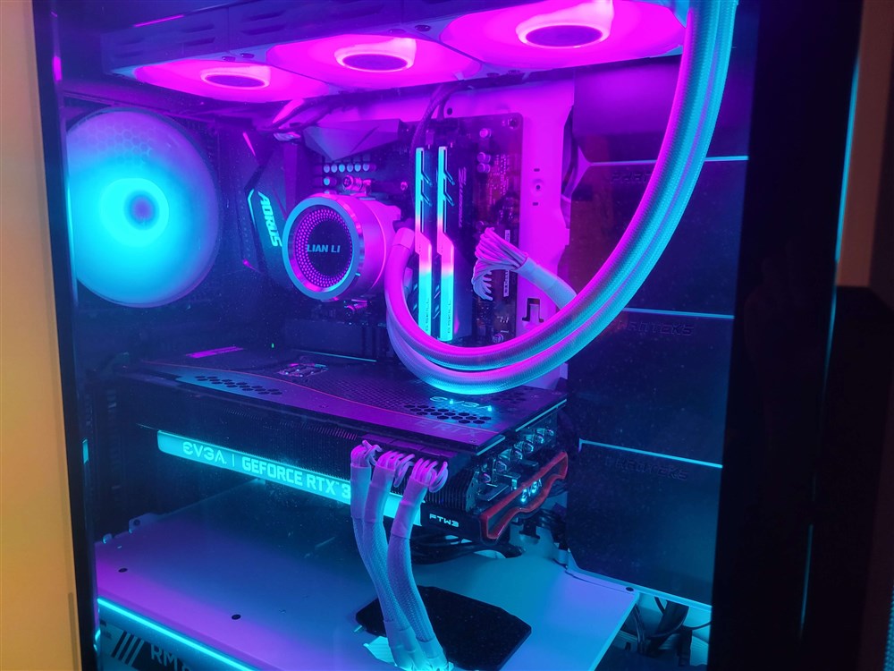 Vaporwave - Micro Center Build