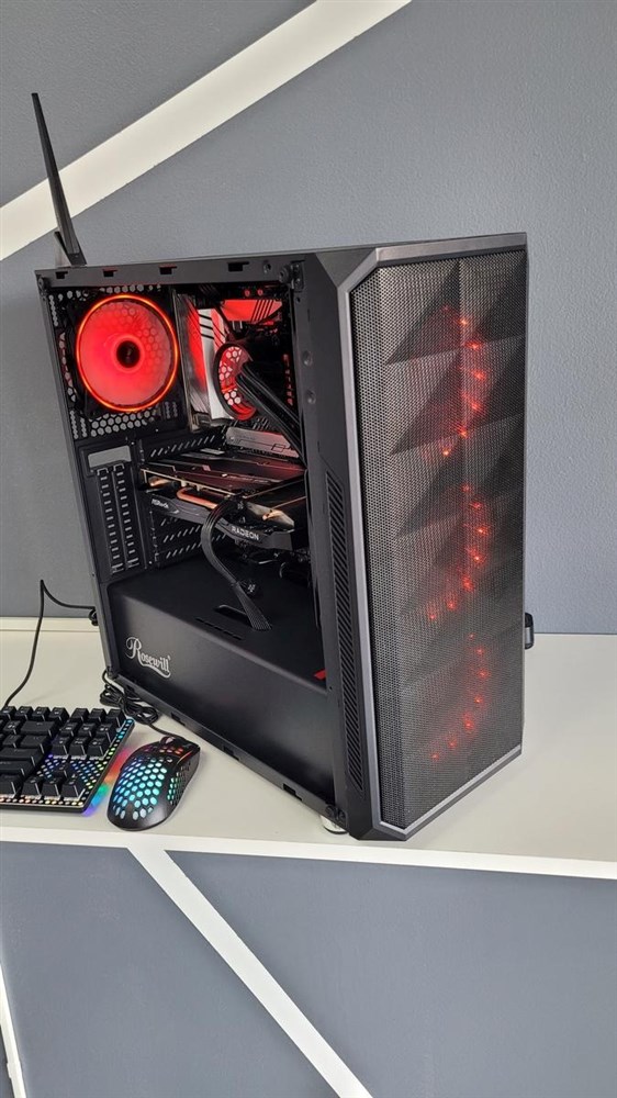 Red empire build - Micro Center Build