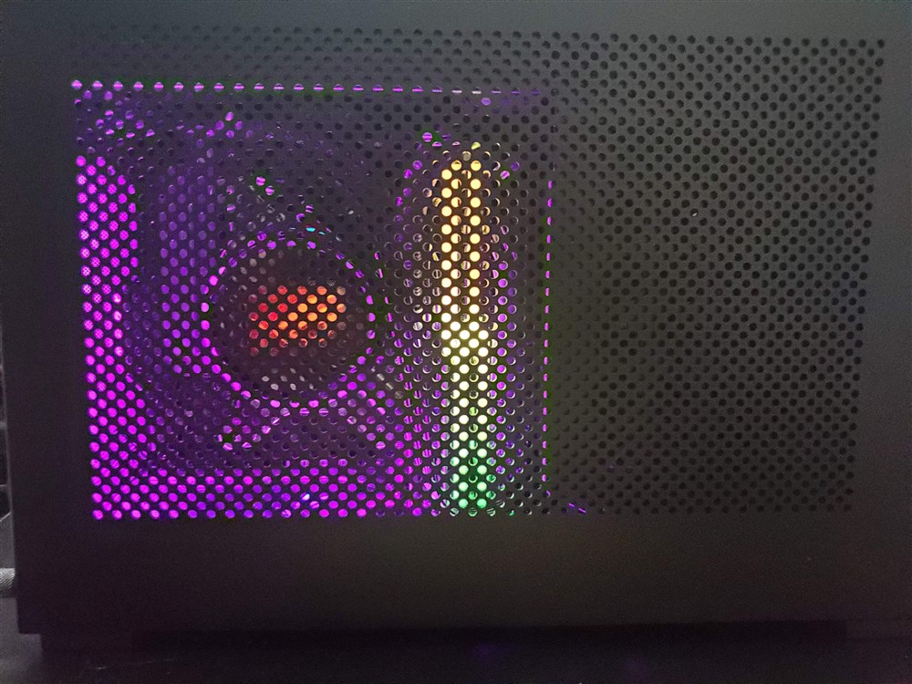 Team Red ITX Strix PC Build - Micro Center Build