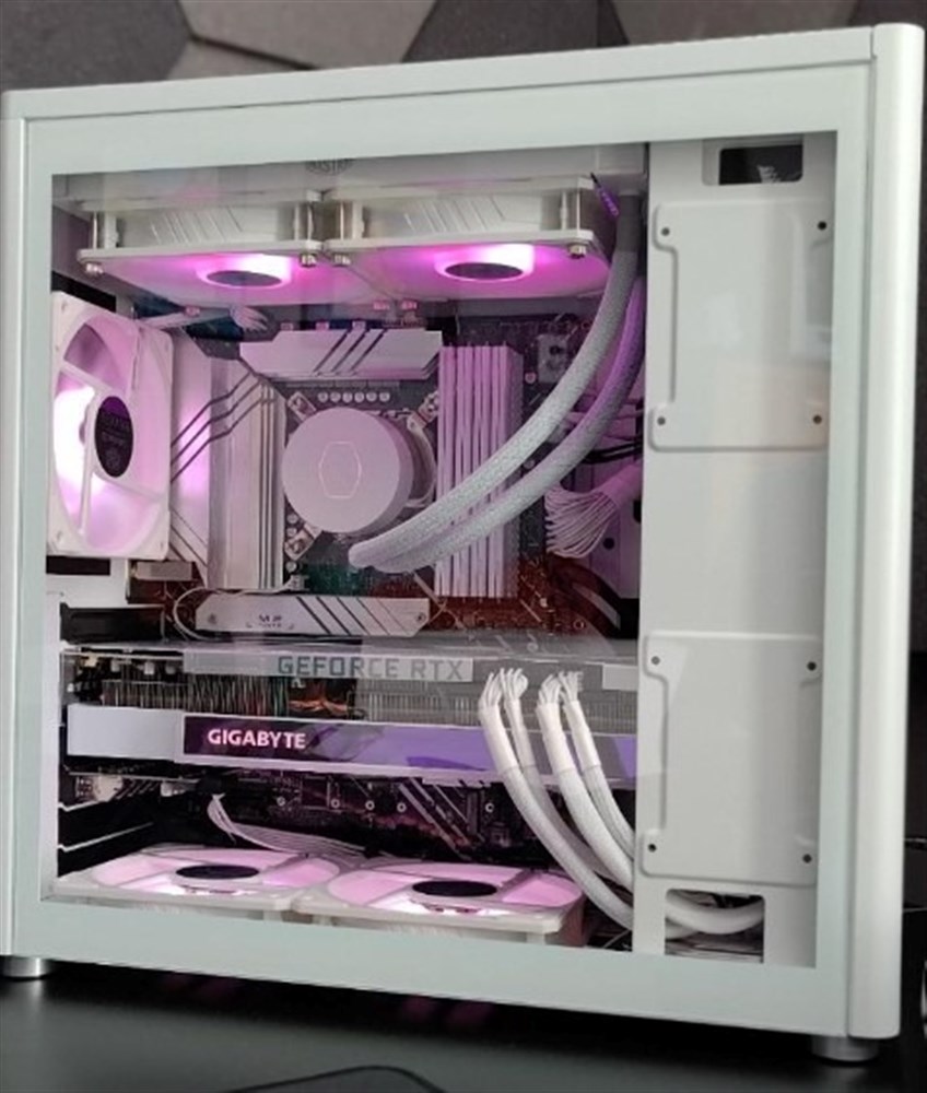 Compact White - Micro Center Build