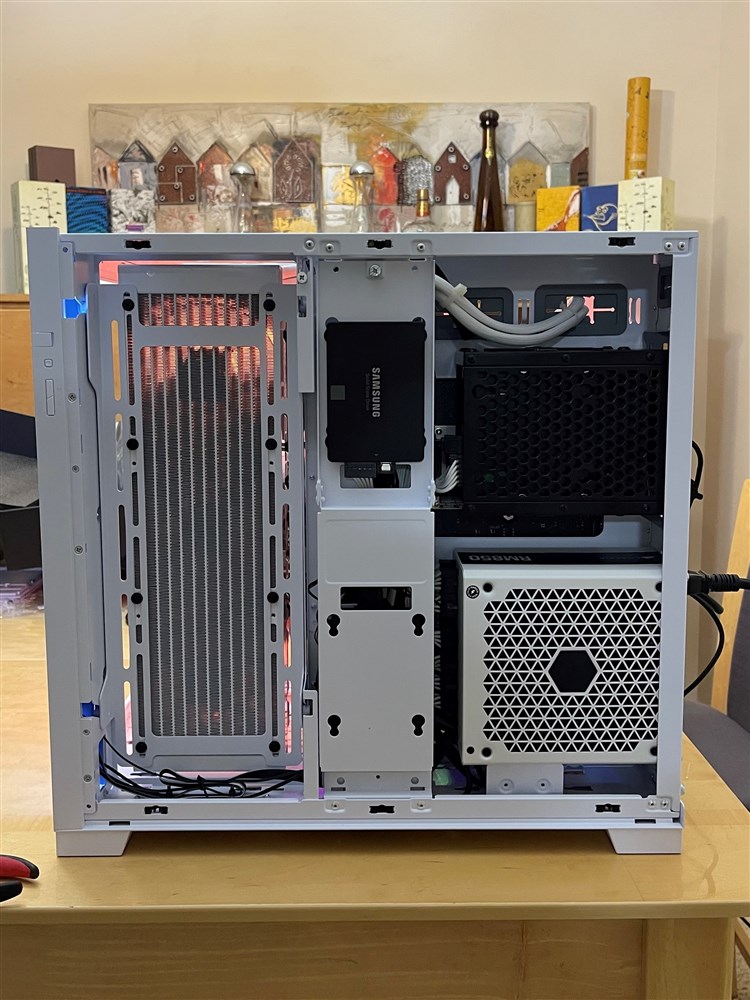 Miguel's all white pc - Micro Center Build