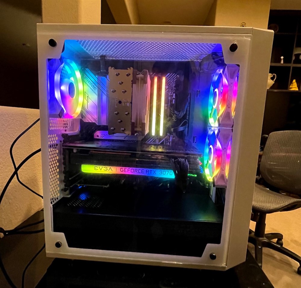 White Themed Gaming PC - Micro Center Build