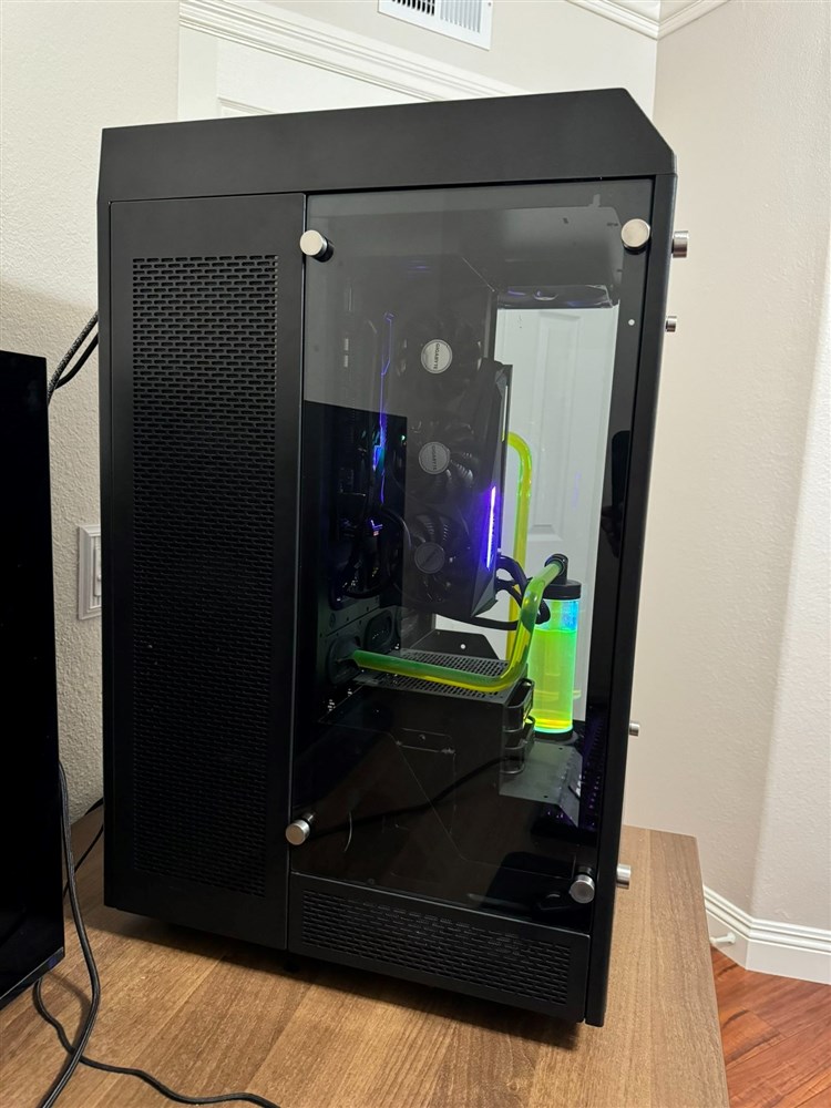 Mega water cooled case! - Micro Center Build