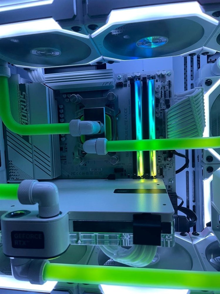 White/Green Waterloop Build - Micro Center Build