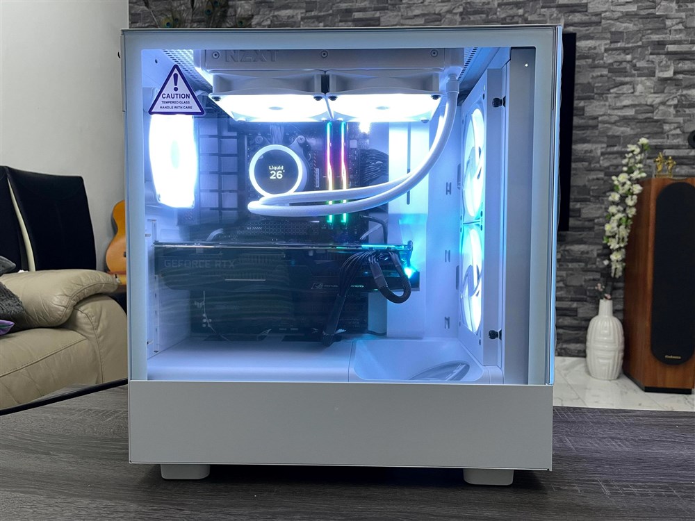 White NZXT build - Micro Center Build